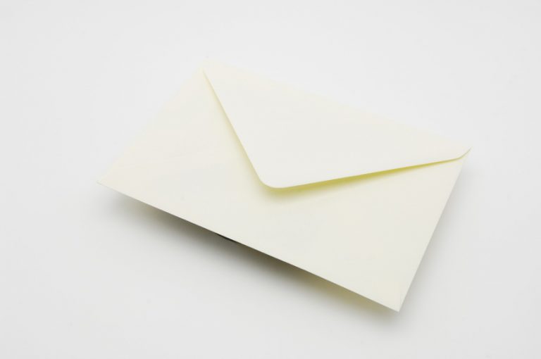 C6 Ivory/Vanilla Envelopes 120gsm Gummed Diamond Flap - Envelopes4You